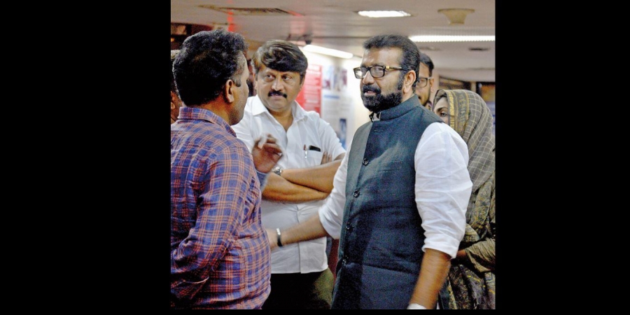 Karnataka Congress MLA Haris hurt in minor blast at event | SabrangIndia